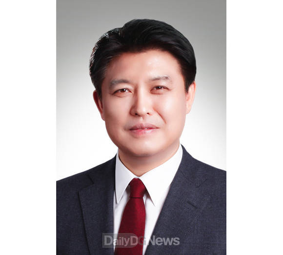 이희진 영덕군수. 화수2리 장수마을표지석 제막식 참석